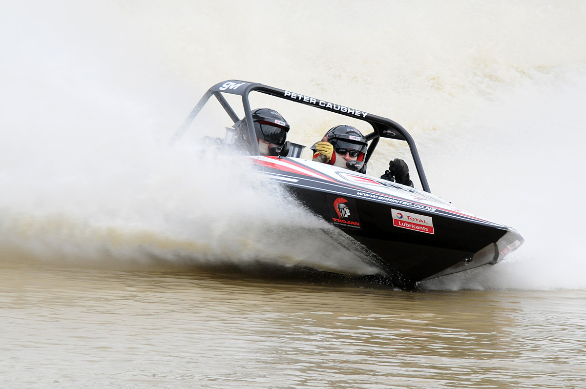 Caughey opens SuperBoat lead at Meremere - Peter Caughey Racing - Jet ...