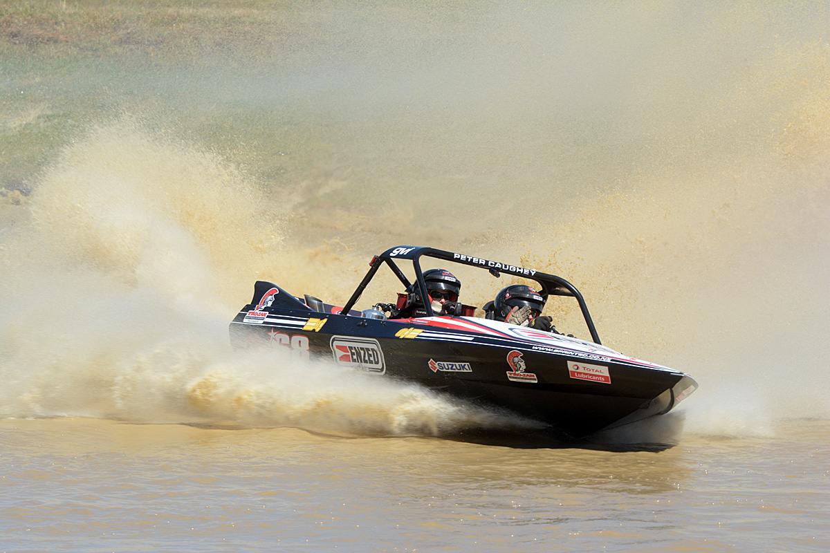 Caughey back in front at SuperBoat champs - Peter Caughey Racing - Jet ...